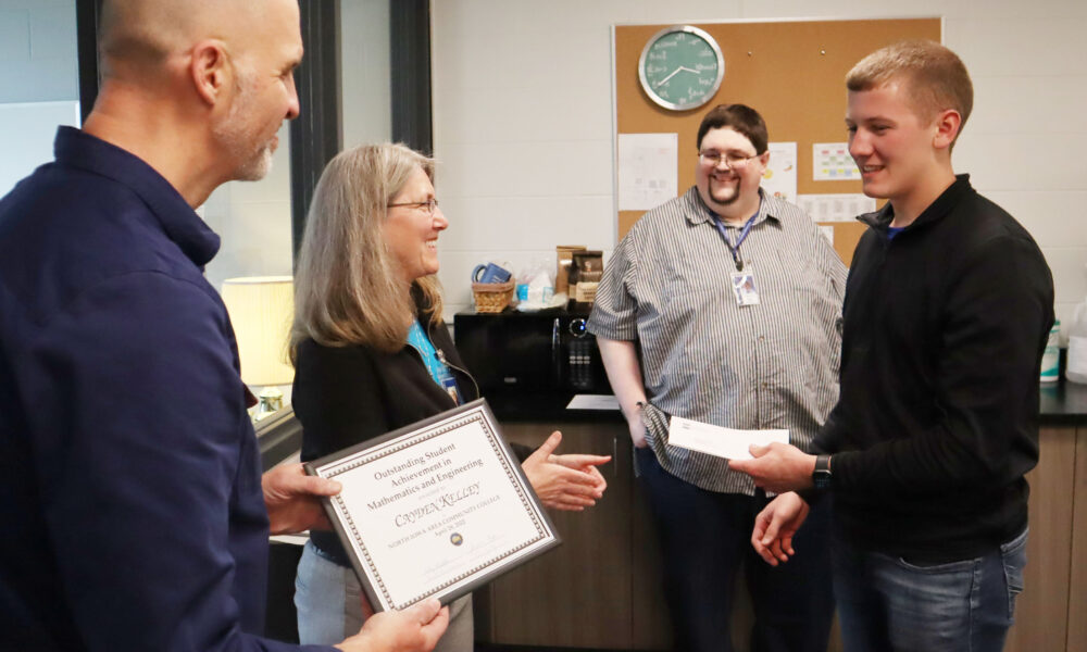 NIACC Mathematics Department honors outstanding sophomores