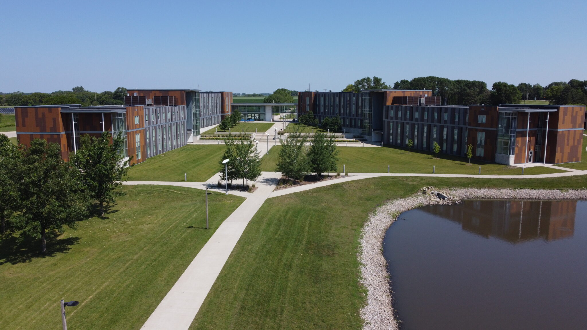 Join the NIACC campus community: Student Housing - NIACC Minute